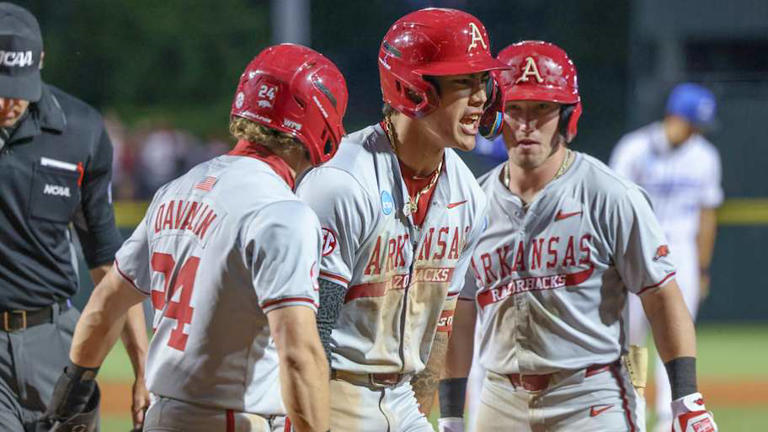 Aloy's historic blasts punctuate Razorbacks win over Creighton
