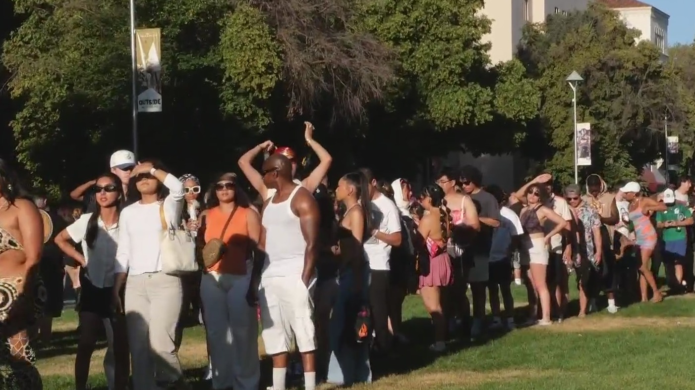 Thousands stay cool at Sacramento's block party amid triple-digit heat