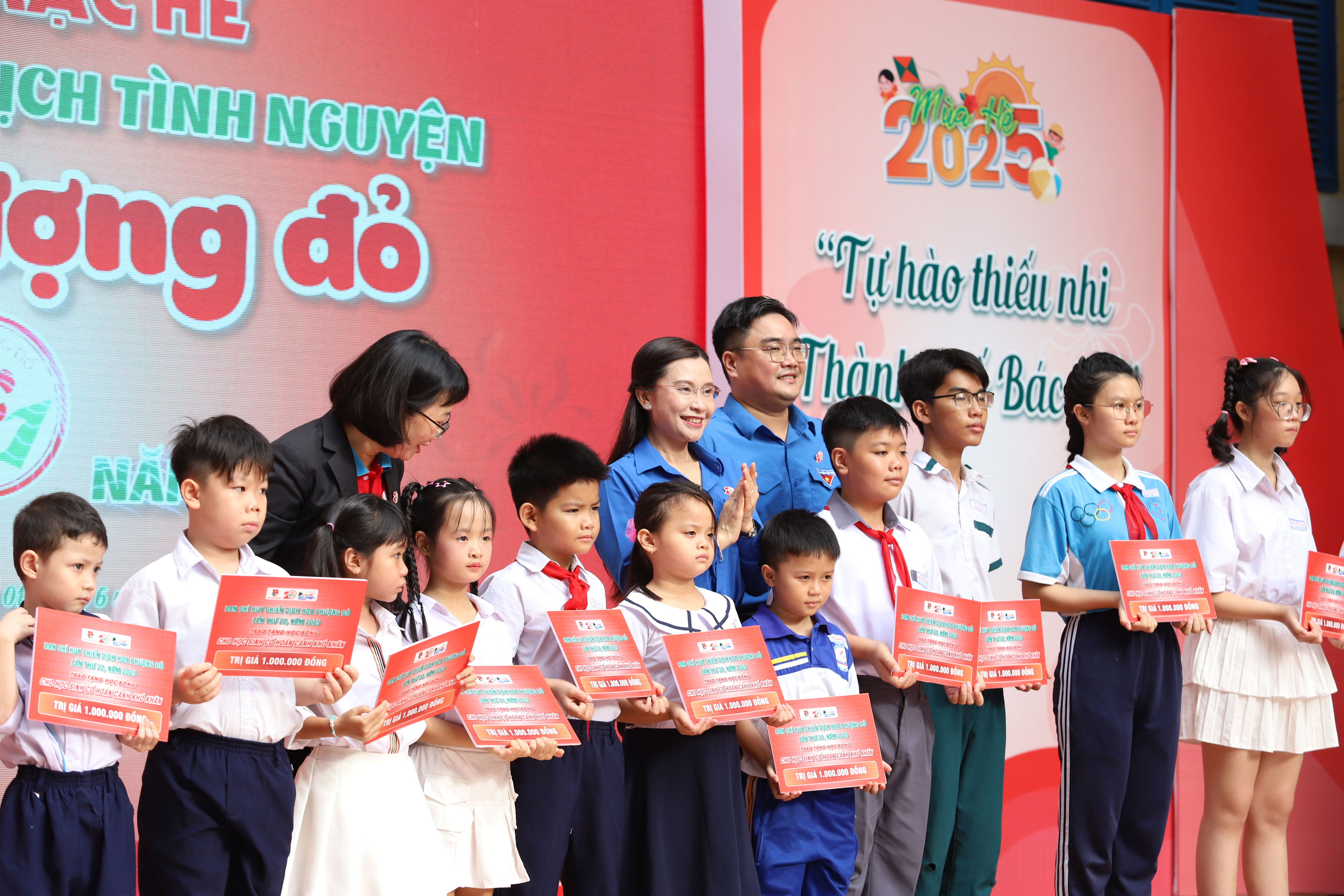 TPHCM khai mạc hè, khởi động chiến dịch tình nguyện Hoa phượng đỏ thứ 20