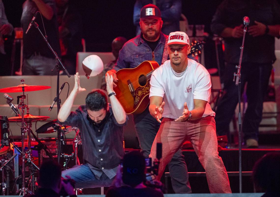 5 highlights of Big Slick 2025: A Kelce brothers mishap & millions ...