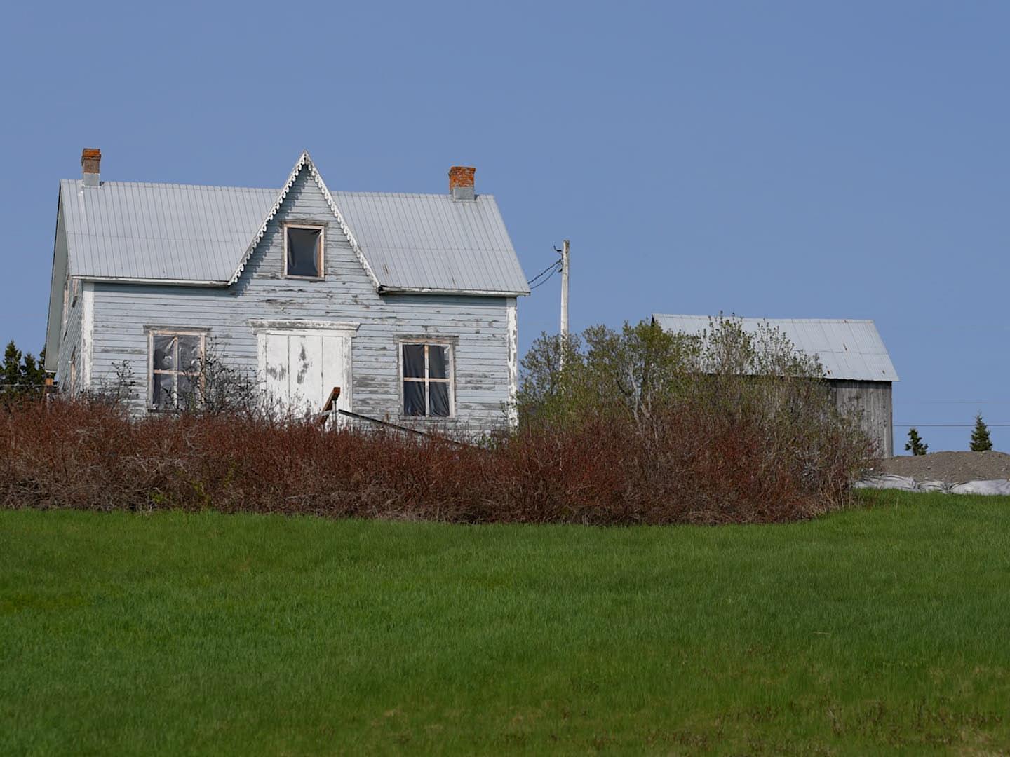 Début du chantier pour mettre en valeur les maisons des expropriés de Forillon