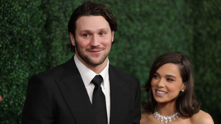 Bills QB Josh Allen weds Hailee Steinfeld Bills QB Josh Allen weds Hailee Steinfeld