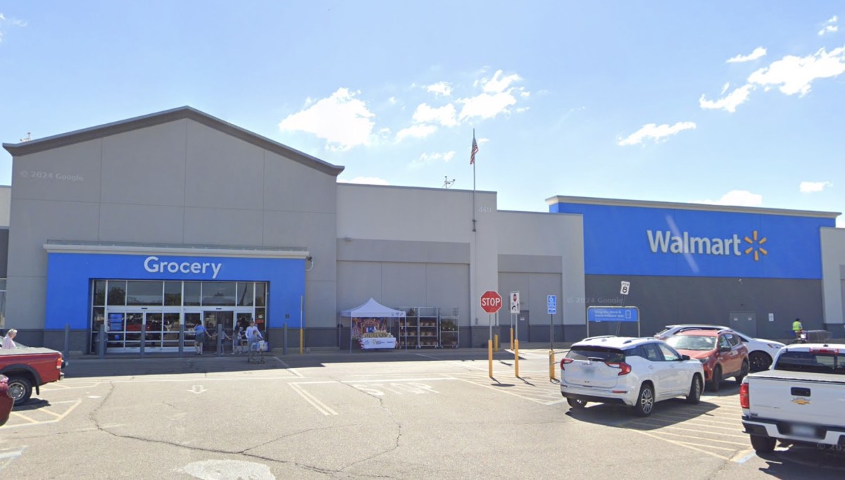 Suspect in custody following stabbing at Alexandria Walmart