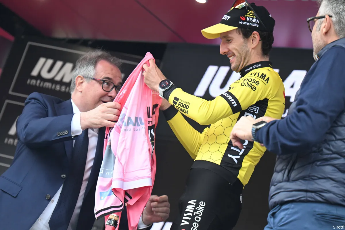 Visma | Lease a Bike gaat na bekendmaking Giro-parcours verder puzzelen