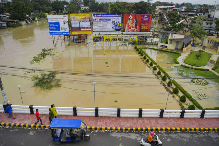One dies as heavy rain lashes Agartala, other parts of Tripura; 'red ...
