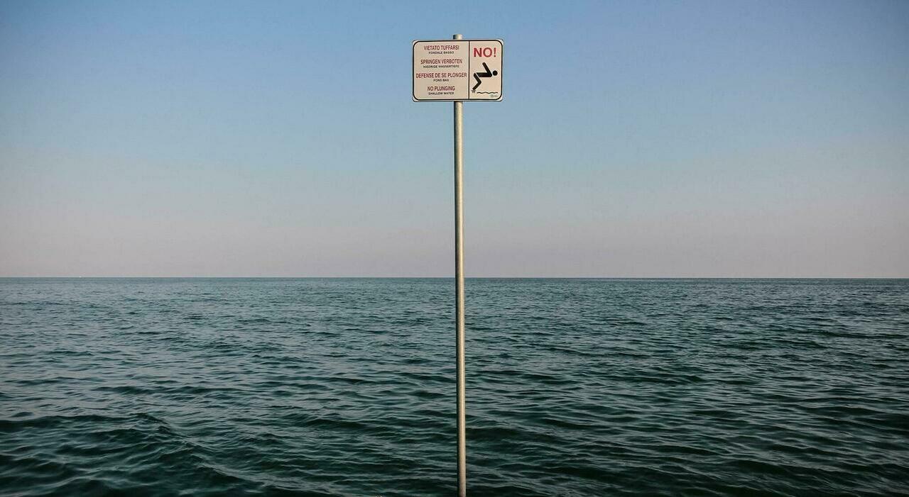 Jesolo, 17enne si tuffa dal pontile (anche se vietato) e sbatte la ...