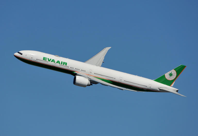 EVA Air Offering Free Inflight Wi-Fi and Messaging This Summer