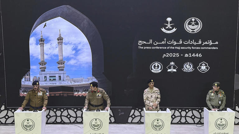 Saudi Arabia stops 269,678 Muslims without Hajj permits from entering Mecca