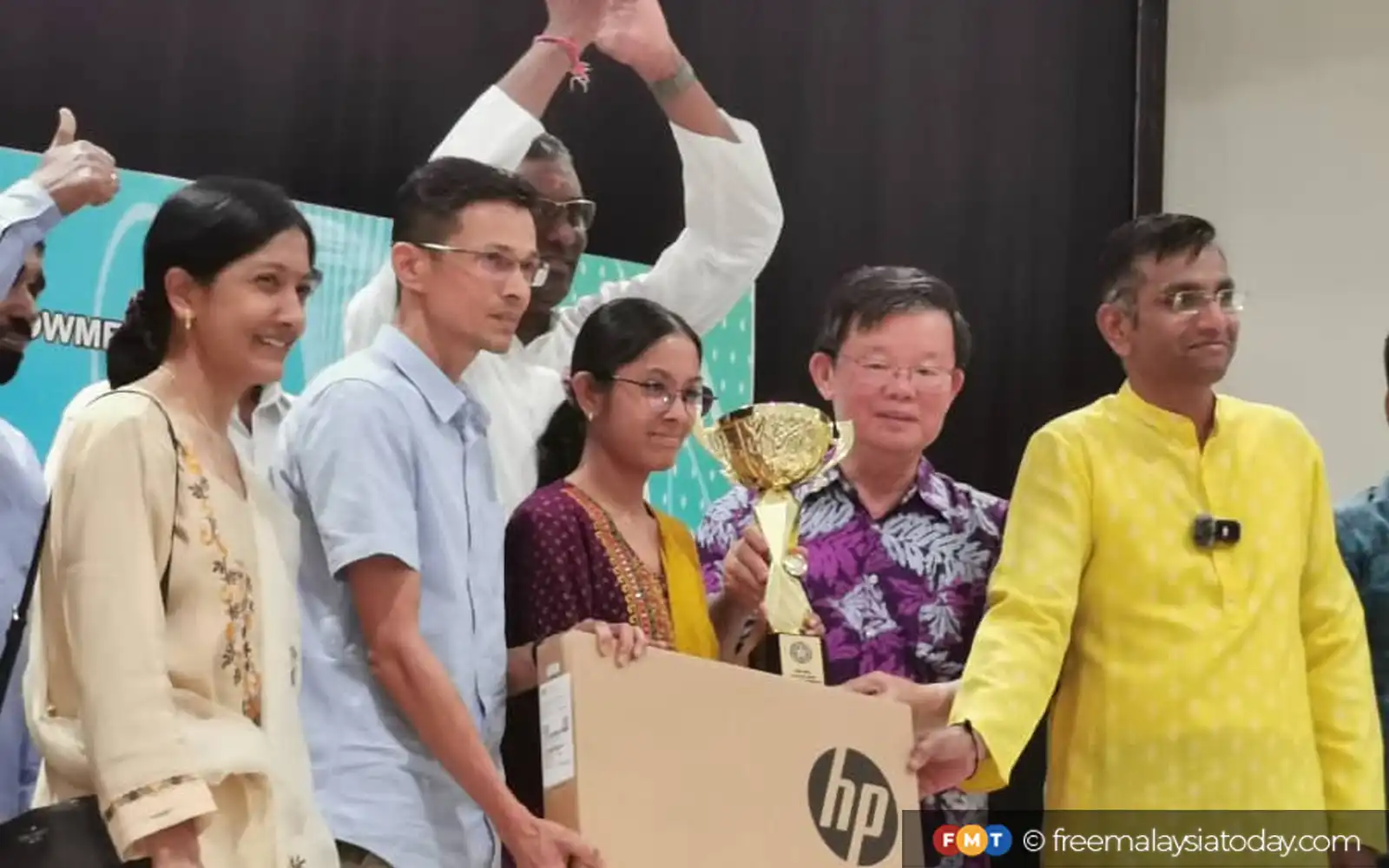 167 top Hindu SPM scorers receive cash awards from PHEB