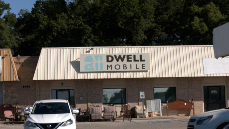 Mobile-based refugee charity regrouping as federal cuts shrink funding