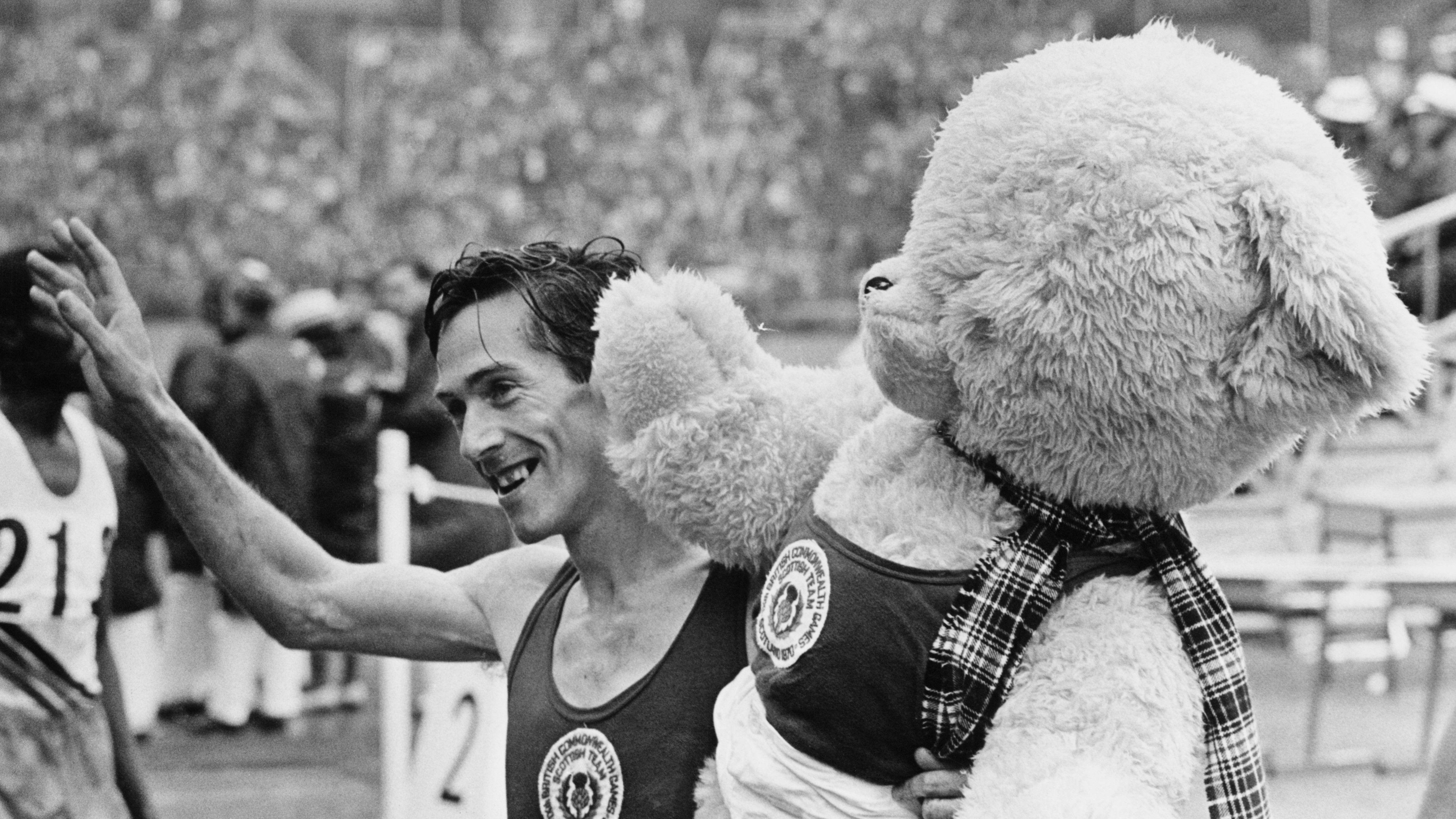 Scottish distance runner Stewart dies aged 81