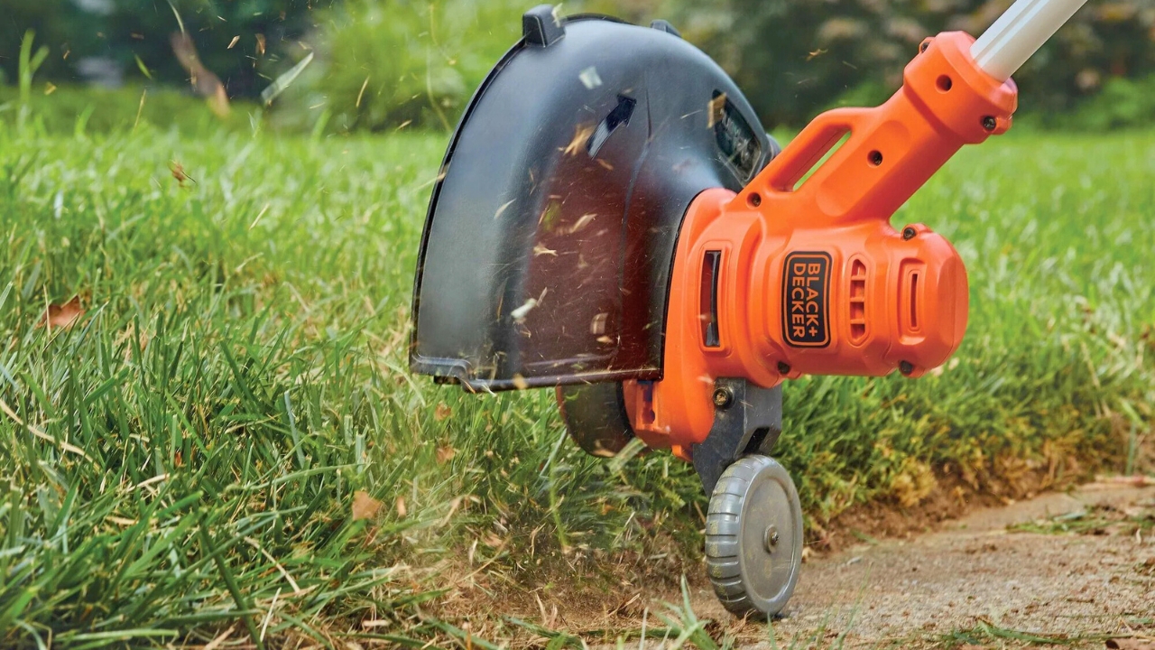 The Best Weed Eaters for Tricky Yard Layouts
