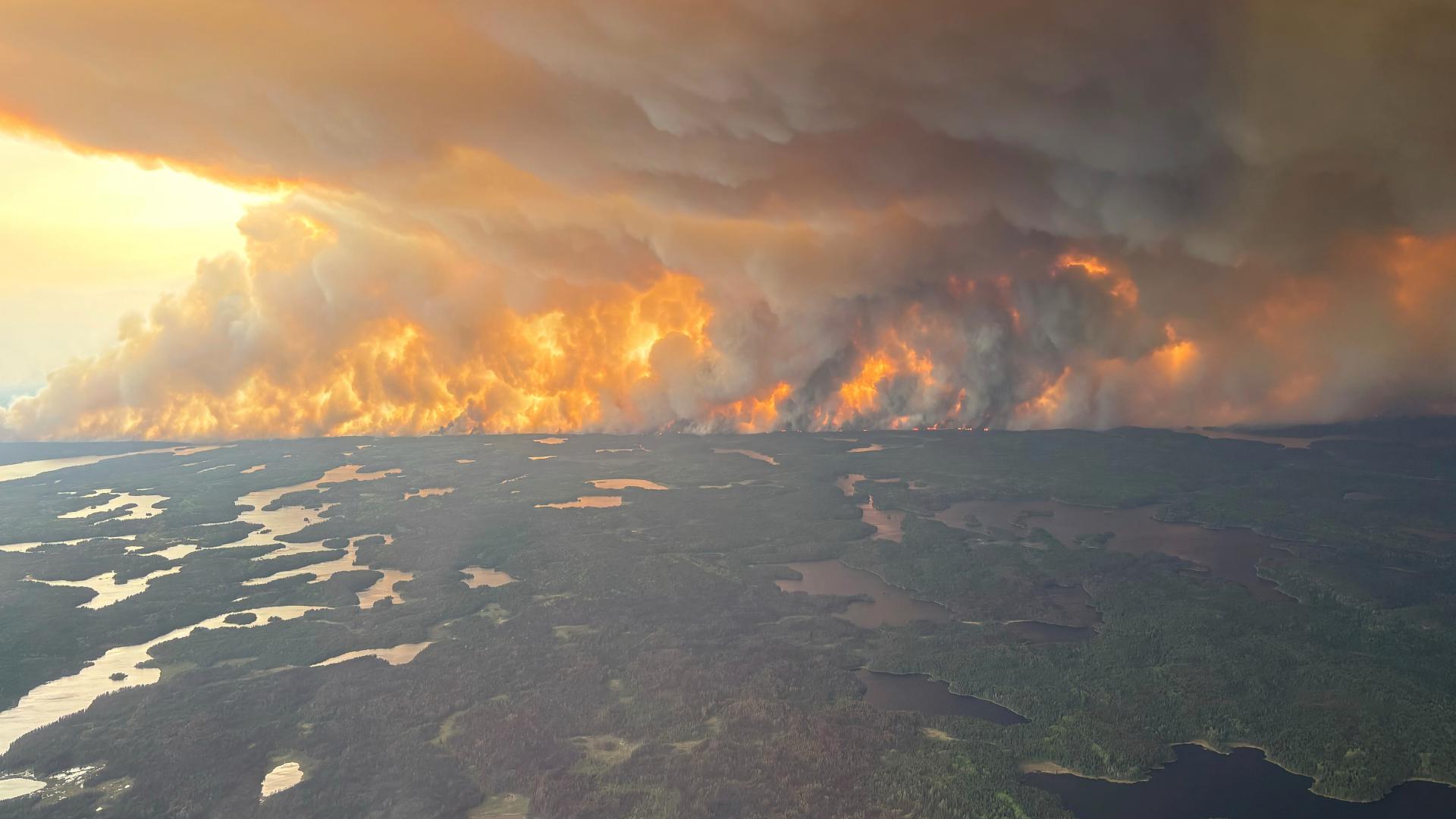 Winds push smoke from Canadian wildfires south into US and worsen air ...