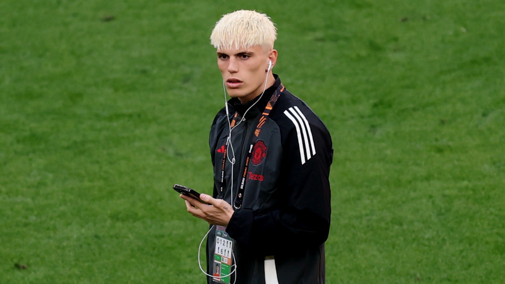 Alejandro Garnacho keen on move to Man Utd rivals over Napoli with Red ...