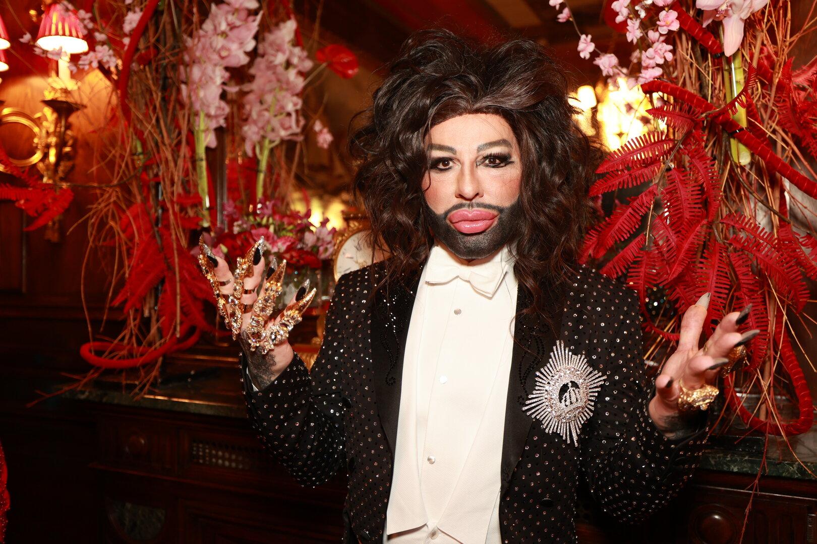 Flammenwerfer: Harald Glööckler schmiss zum 60er jetzt "gigantisches ...