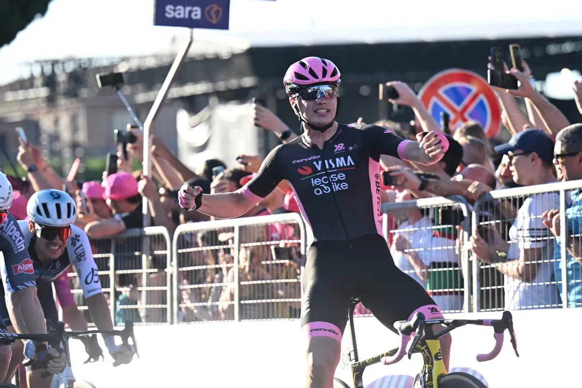 Thanks to 'truck’ Affini, van Aert and Kooij celebrate over 'ketchup effect' and Visma | Lease a ...