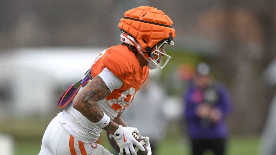 Clemson Football Star Meets Legendary NFL Receiver During Recruiting ...
