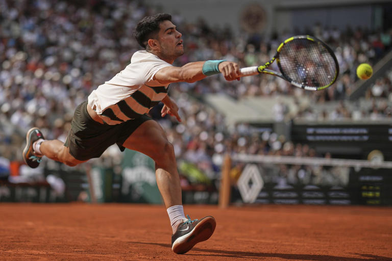 French Open: Carlos Alcaraz shows sportsmanship by conceding a point in ... French Open: Carlos Alcaraz shows sportsmanship by conceding a point in ...