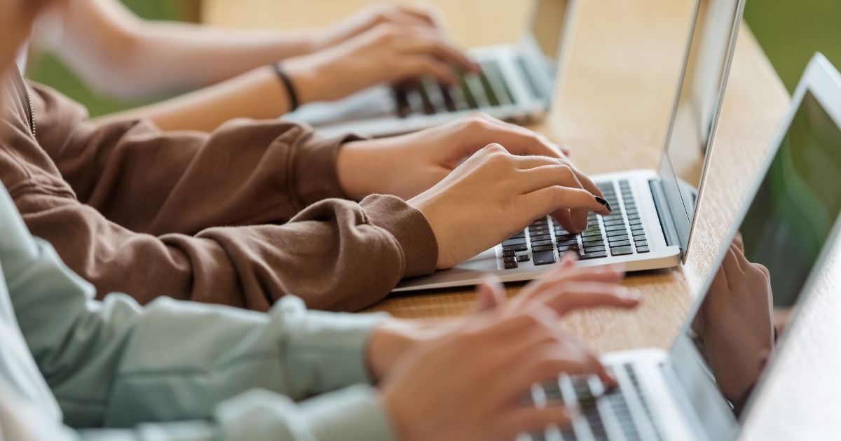 US Education in Trouble: AI Cheating is Running Rampant in High Schools ...