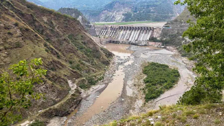 Indus Treaty Suspension Dries Up Key Pakistani Dams Amid Summer Crop Sowing