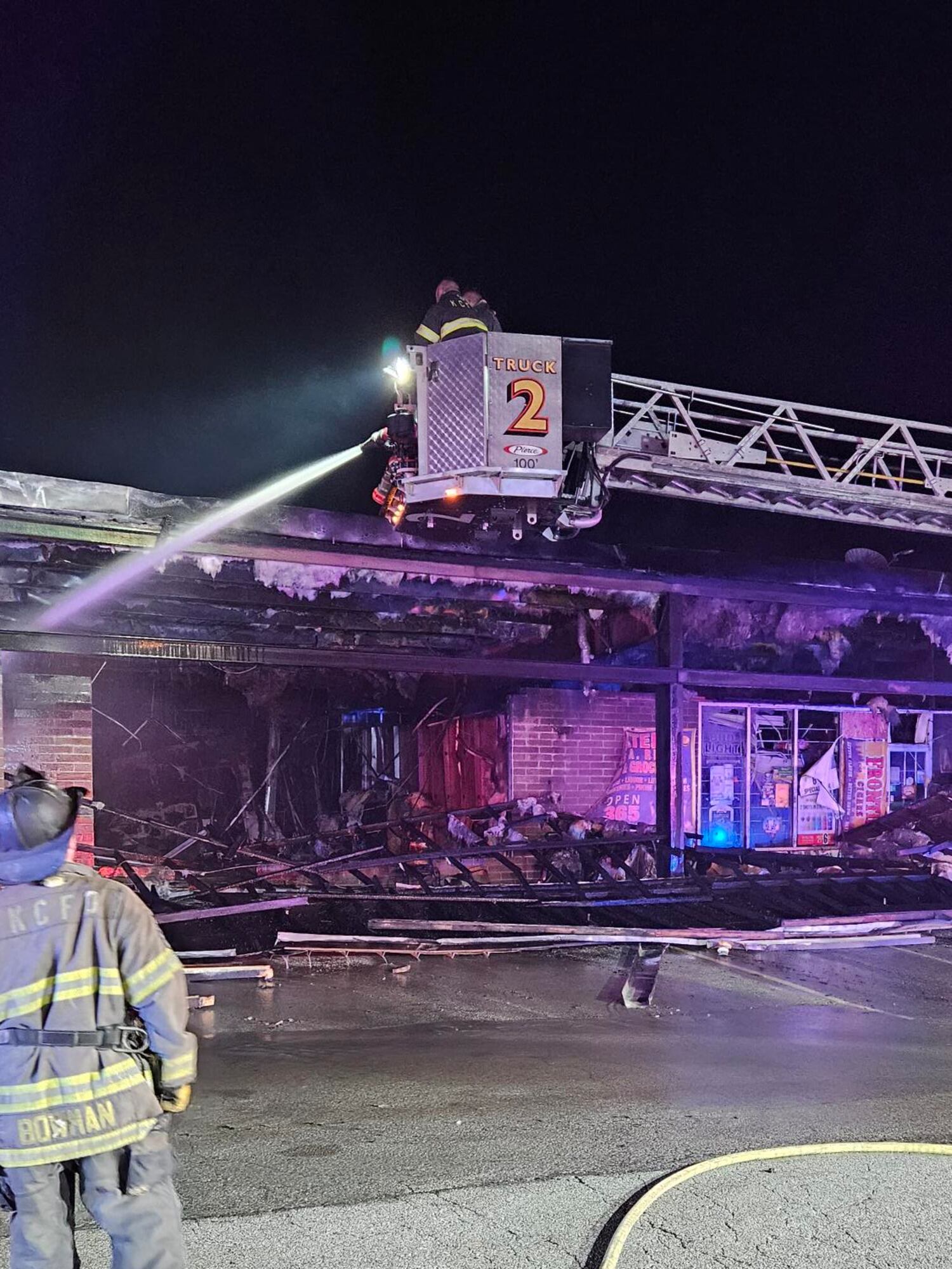 KCFD responds to vacant commercial strip mall fire in Kansas City