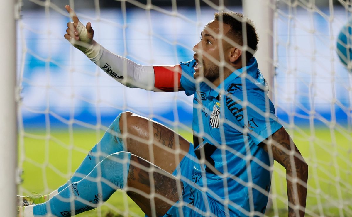 Video: Neymar received a red card in Santos vs. Botafogo during his ...