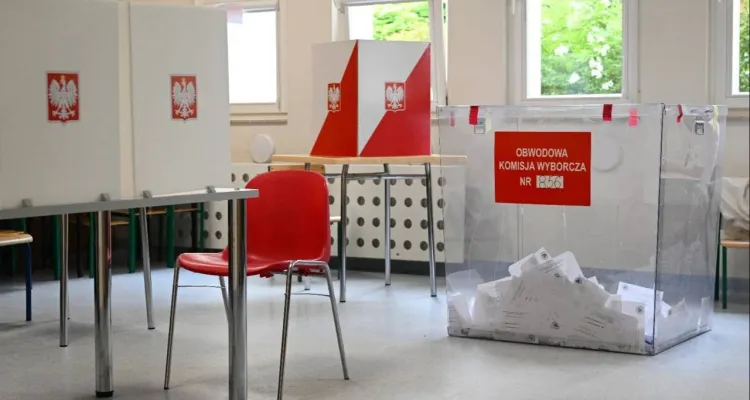 Rezultaty exit poll niejednoznaczne. W oczekiwaniu na wyniki PKW