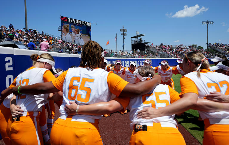 Women's College World Series schedule: How the NCAA Softball Tournament ...