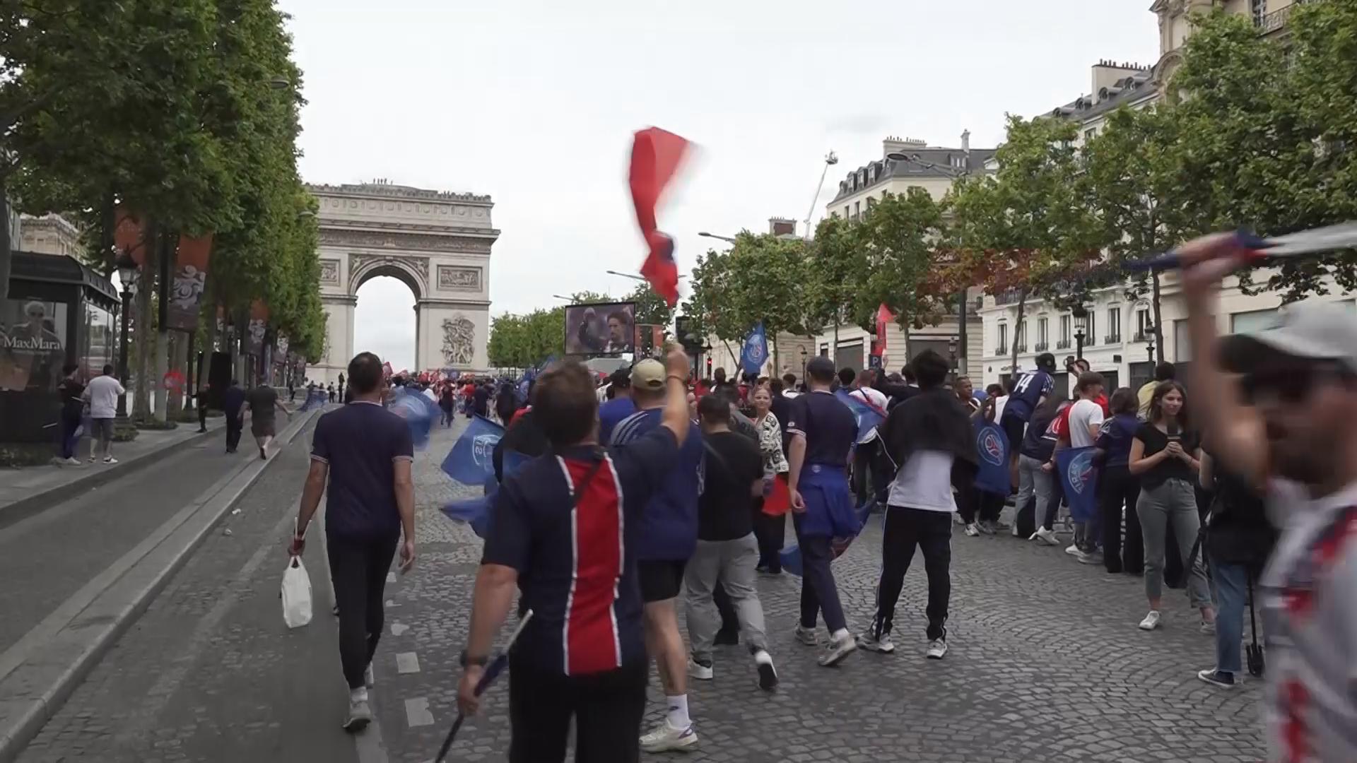 PSG fans celebrate UCL win at parade in Paris