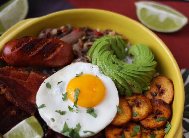 Bandeja paisa, the colombian dish full of flavors and tradition