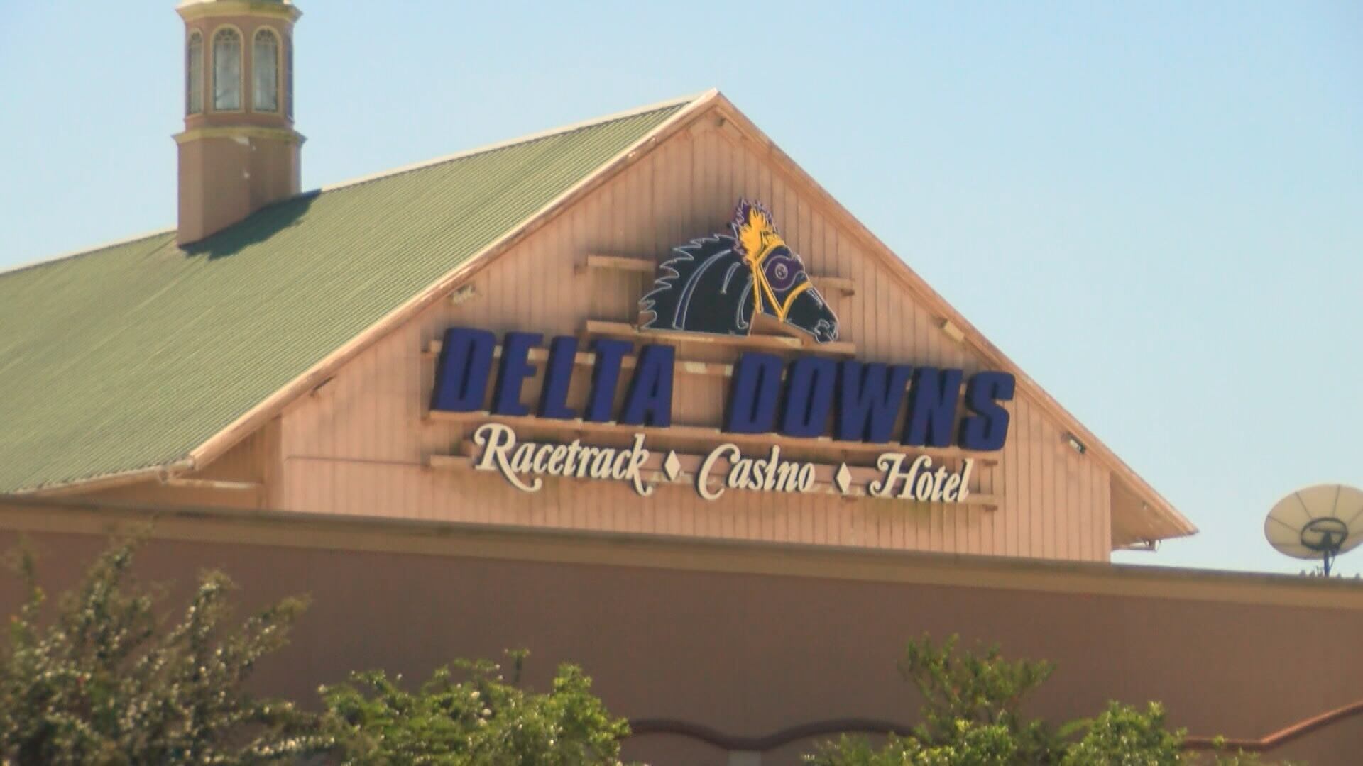 Jockey arrested for cheating at Delta Downs