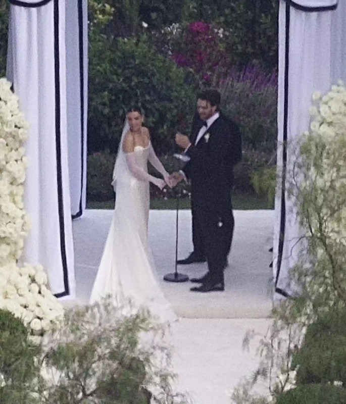 Buffalo Bills Josh Allen and Actress Hailee Steinfeld Tie the Knot in ...