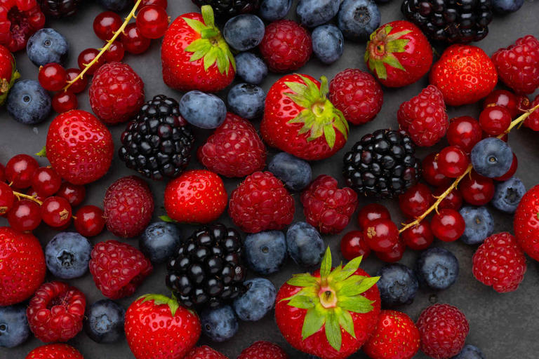 Les fruits rouges : bienfaits, saison, recettes et conseils pratiques