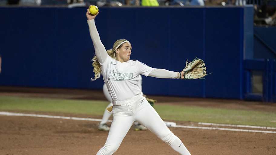 LIVE Score Updates: Oregon Ducks vs. Oklahoma Sooners Softball ...