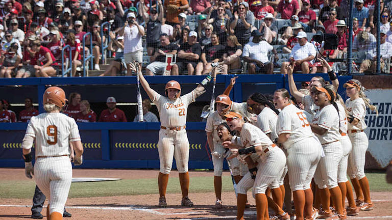 Texas Longhorns Softball Women's College World Series Semifinals ...