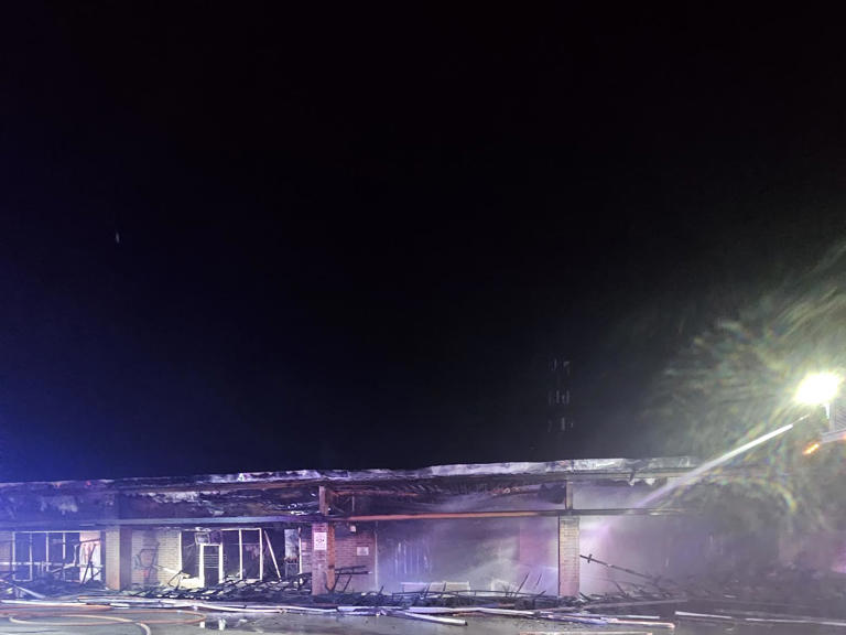 KCFD responds to vacant commercial strip mall fire in Kansas City