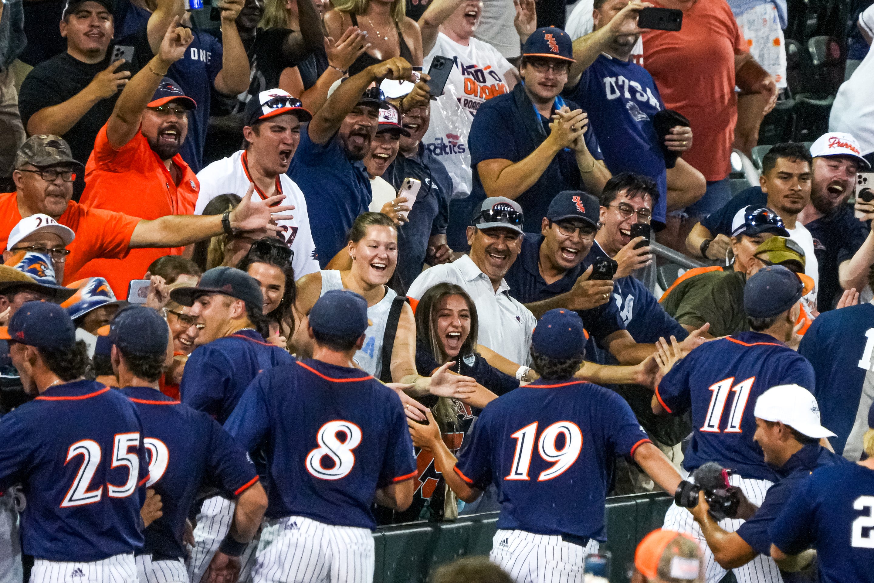 UTSA vs UCLA picks, predictions, odds: Who wins NCAA baseball Los ...