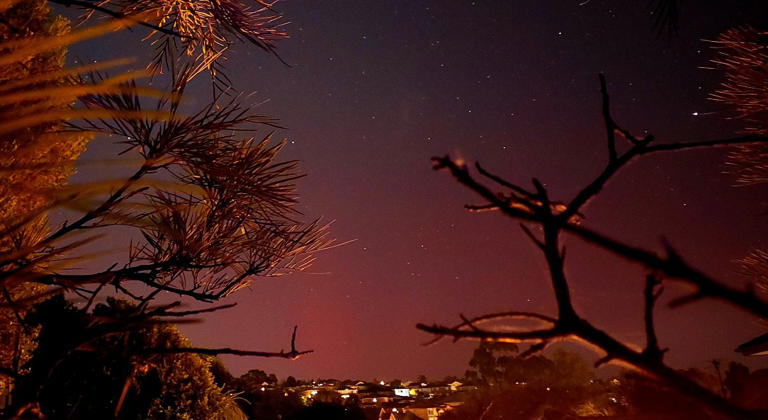 Aurora Australis lights up Australian skies
