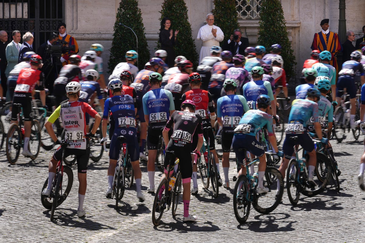 Pope Leo blesses cyclists competing in the Giro d’Italia