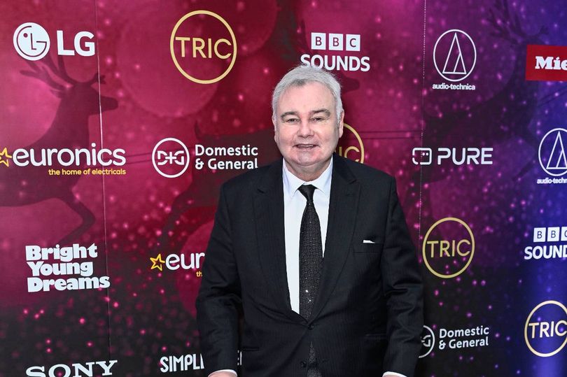 GB News' Eamonn Holmes details 'awful' health update live on air