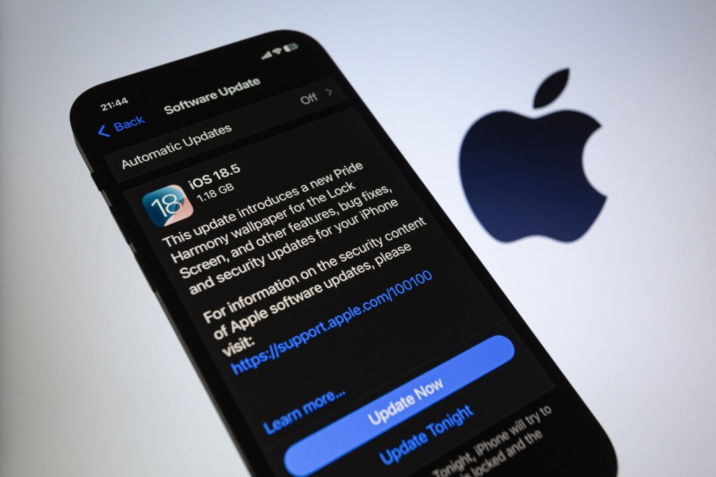 Warning issued to 1,800,000,000 iPhone users over security risk