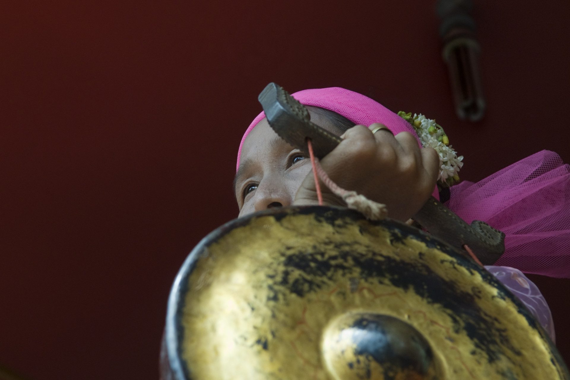 Sounding out the gong in music, culture, and religion