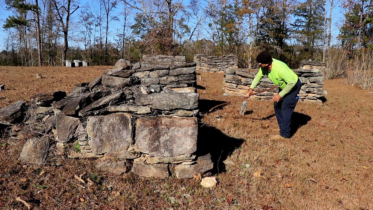 The Mystery of a Hidden Graveyard With No Names