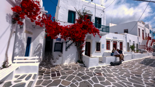 Η αυθεντική Μύκονος: Tα σοκάκια του νησιού θεωρούνται από τα καλύτερα ...