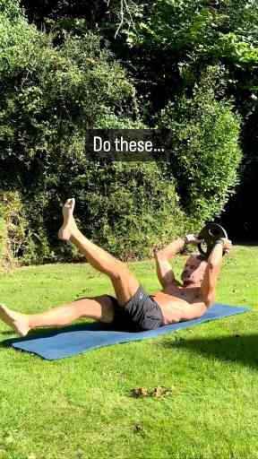 Weighted Scissor Kicks Build a Strong Core & Define Your Six-Pack in ...