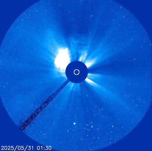 Earth on Solar Storm Alert: G4-Class Geomagnetic Storm May Hit Today ...