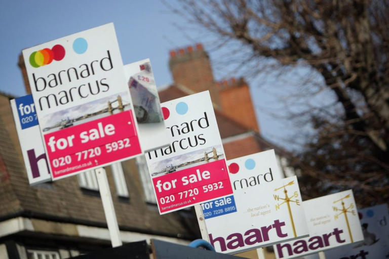 House prices fall again as property market deteriorates