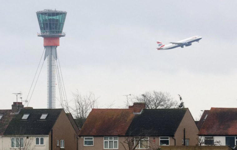 Major flight path changes will hit property prices near airports ...