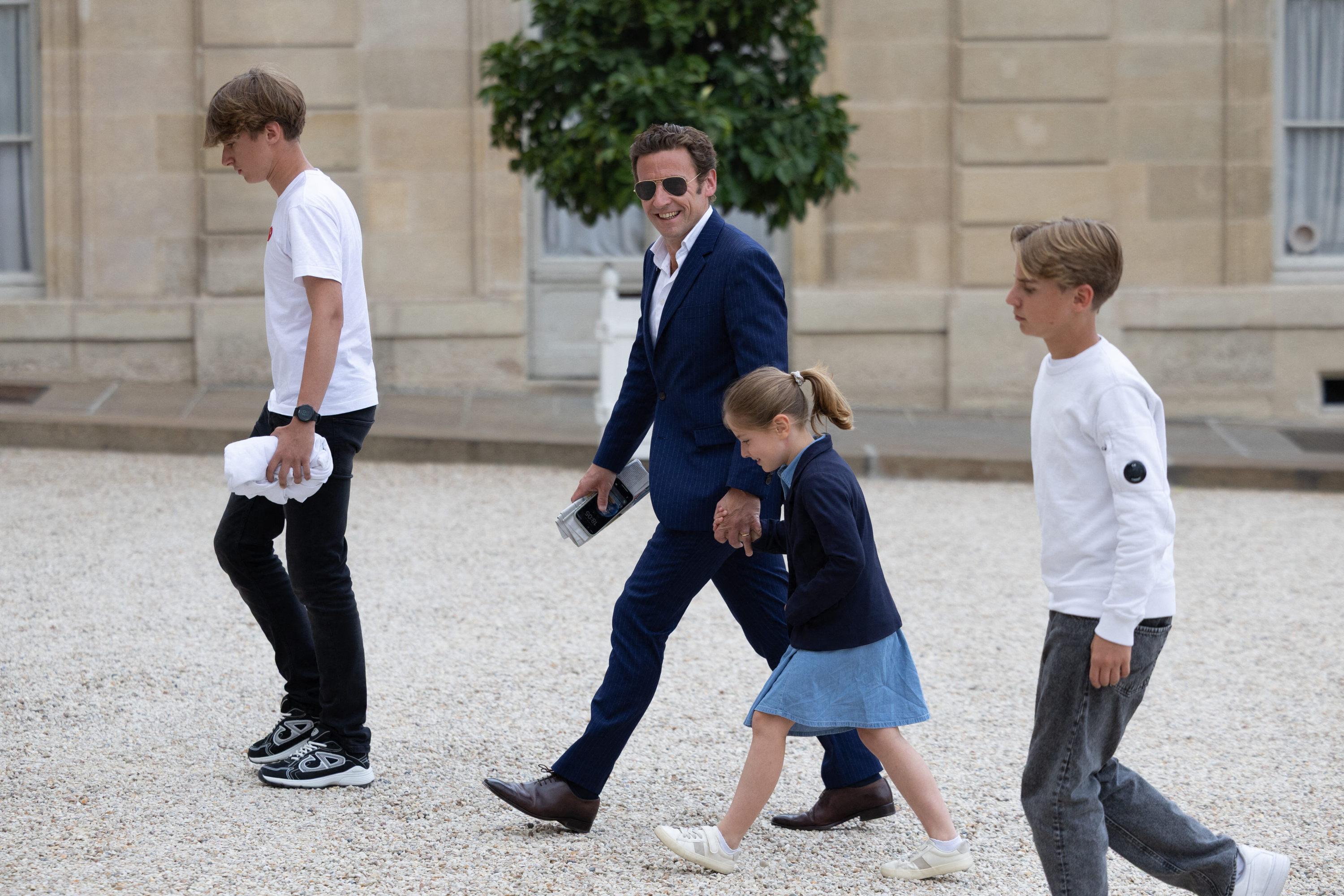 Emmanuel Macron : son frère Laurent réapparaît à l’Élysée, la ...