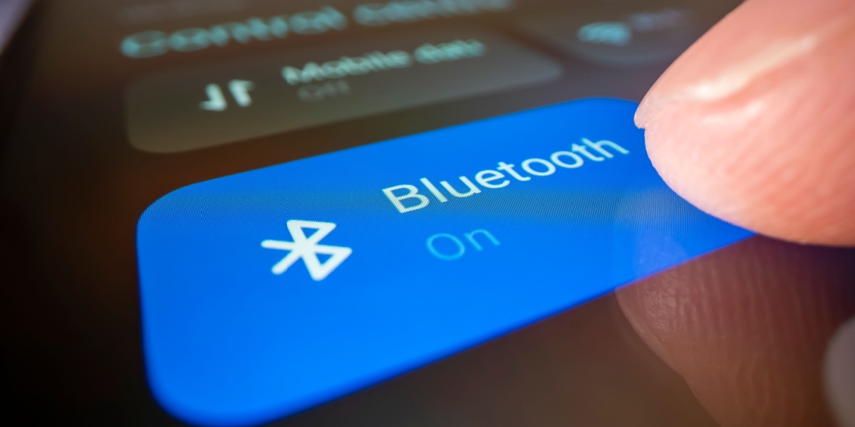 Cyber Expert: One Bluetooth Setting Could Expose All Your Data